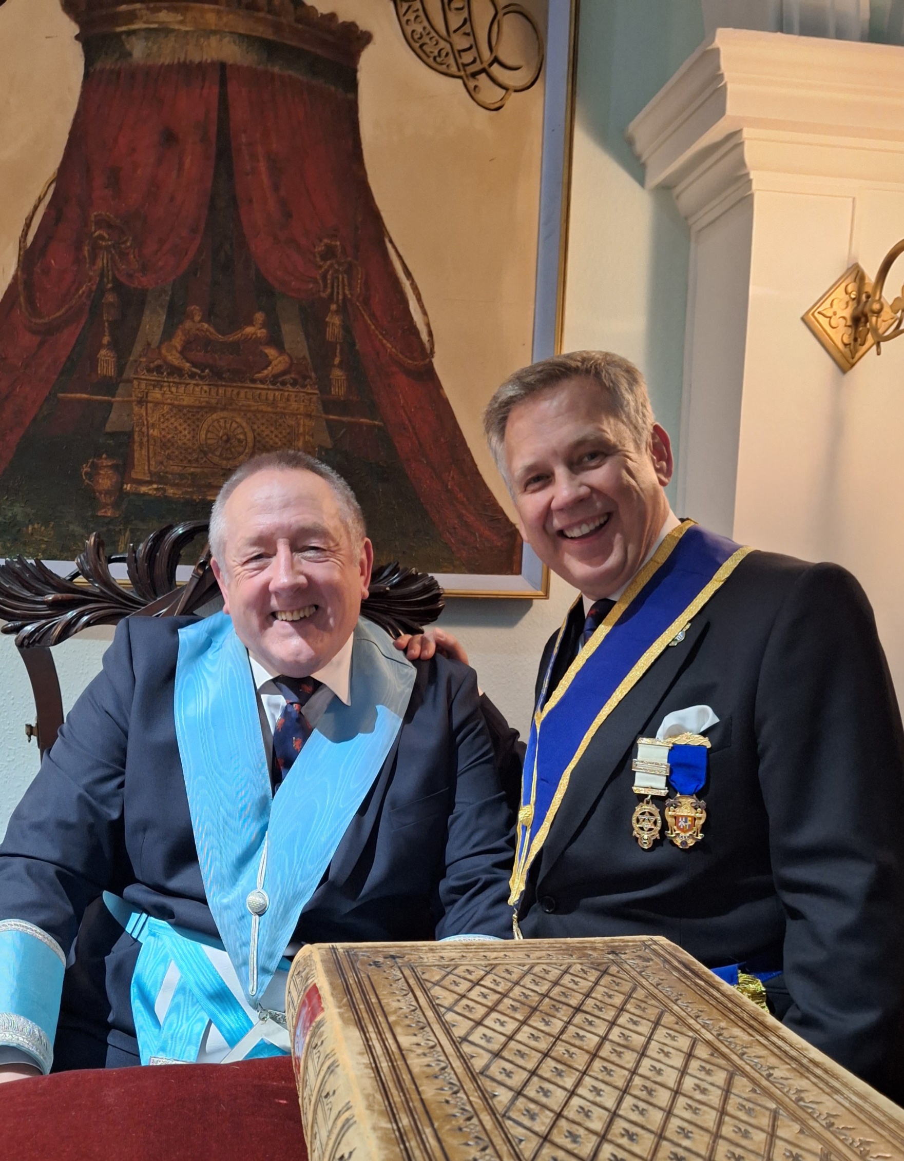 Progressive Science Install the Big Guy as Master – Somerset Freemasons ...