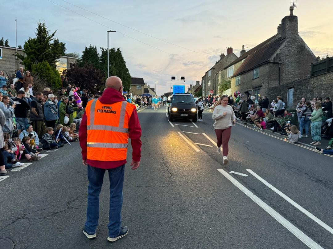 Frome Masons Fly the Flag at Carnival – Somerset Freemasons – www ...